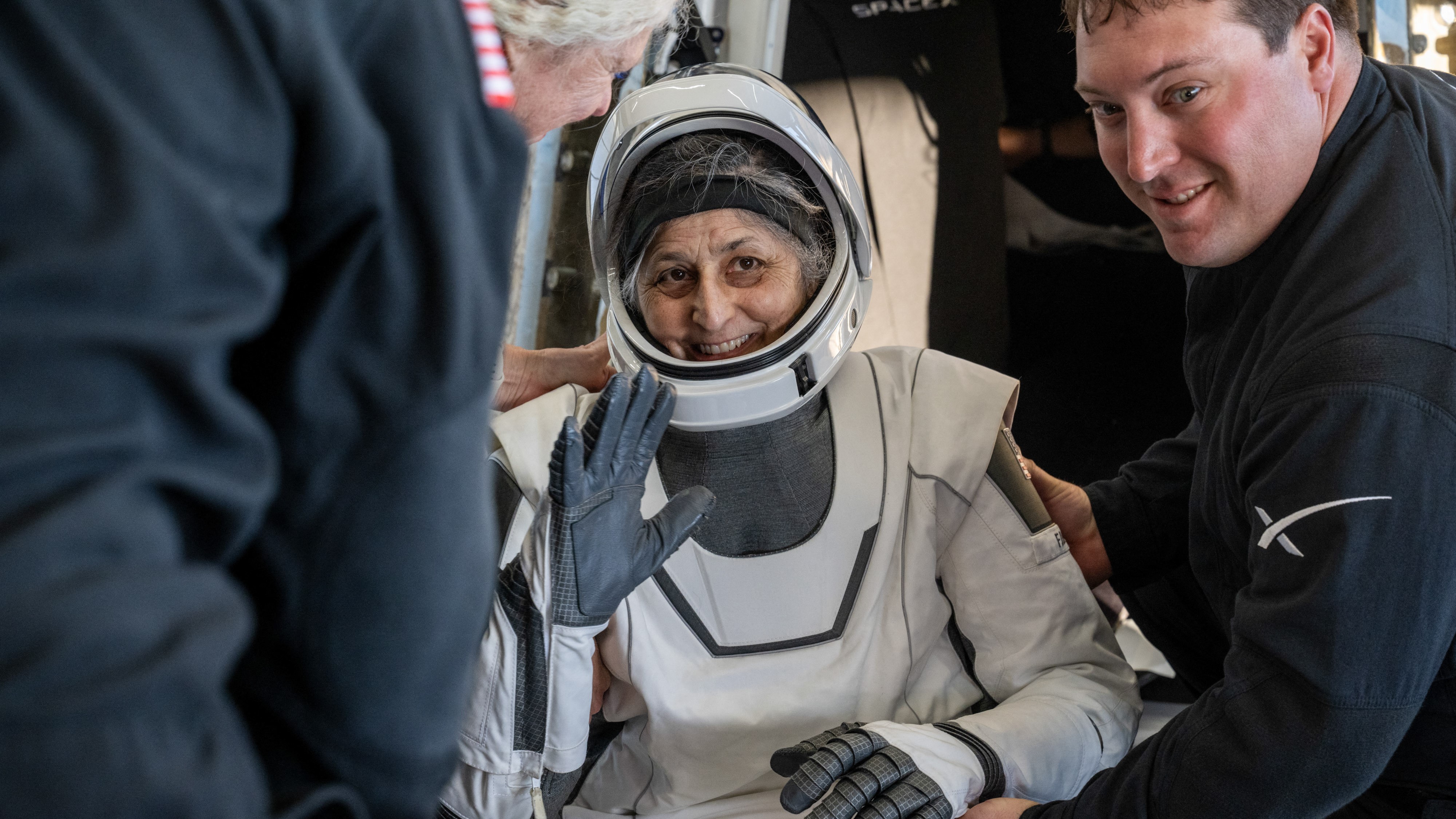 بۆچی ڕووخساری دوو کەشتیوانە ئەمریکییەکە گۆڕانکاریان بەسەر داهاتووە - AVA News