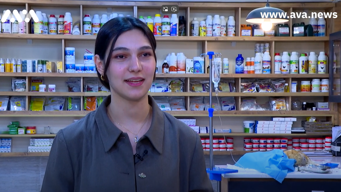 خوێندکاری کۆلێژی پزیشکی ڤێرتەرنەرییە و ماوەی دوو ساڵە بە خۆبەخشی
