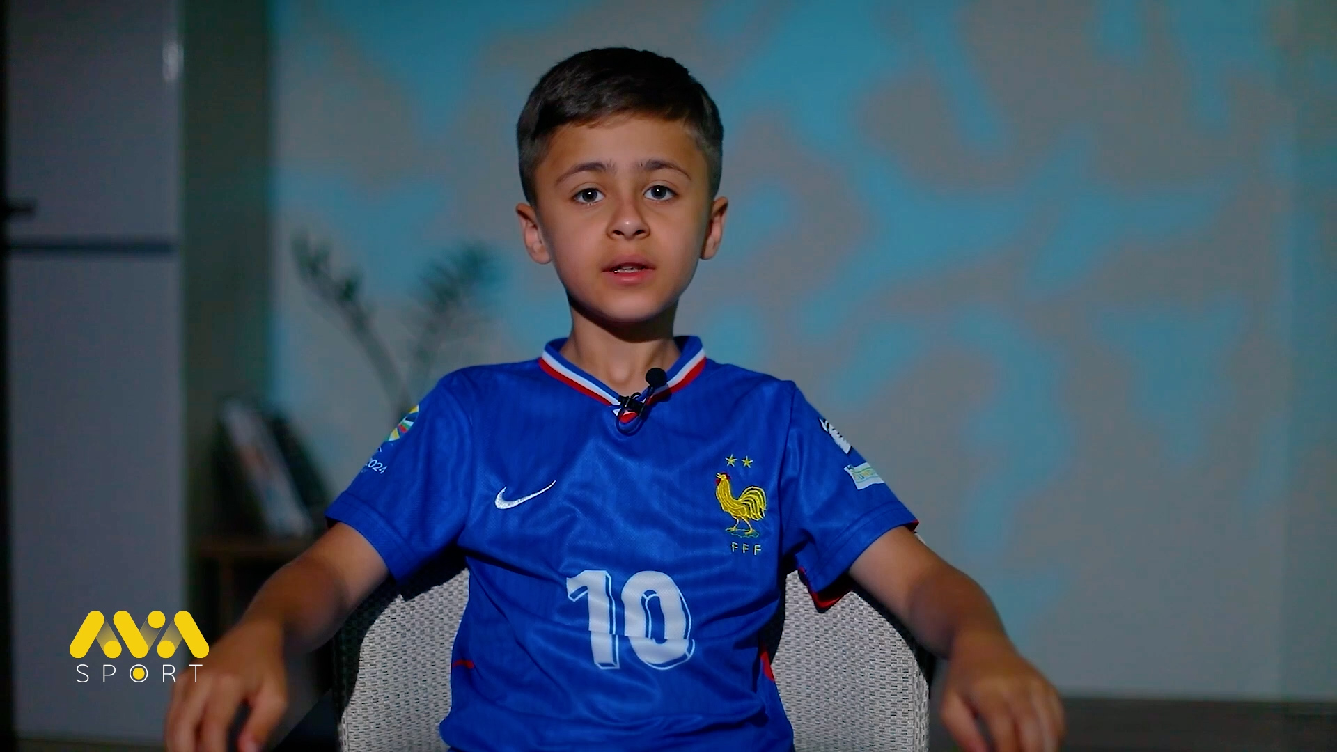 شیکەرەوە بچووکەکەی ئاڤا باسی یارییەکانی دوێنێ و ئەمڕۆی یۆرۆ دەکات - AVA News